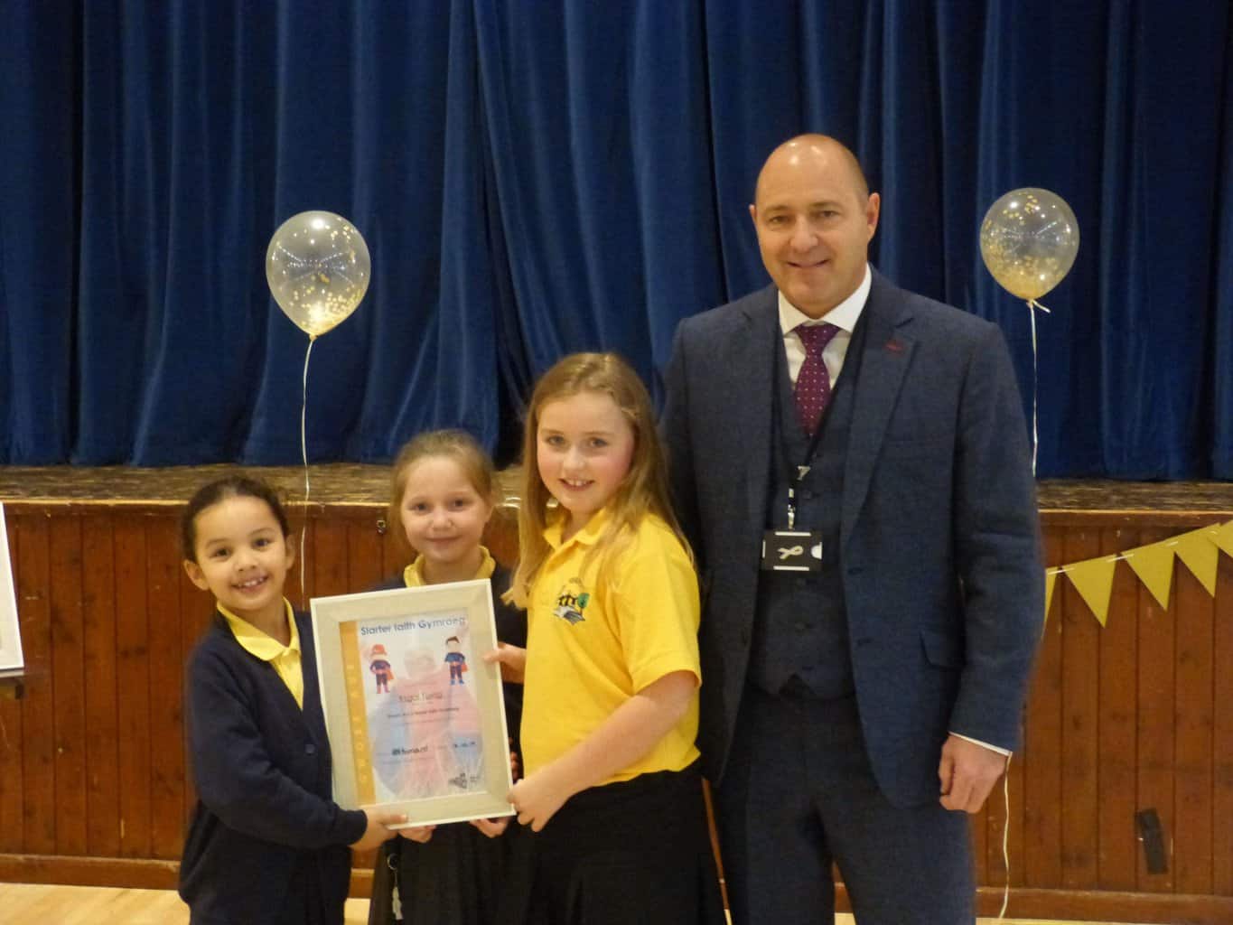 Gwobrau Siarter Iaith i ysgolion Wrecsam a Sir y Fflint - newyddion ...